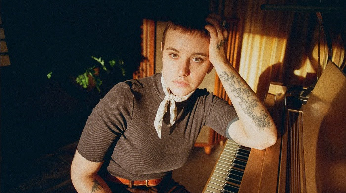 Cat Clyde releases new single I Feel It – High Fives & Stage Dives